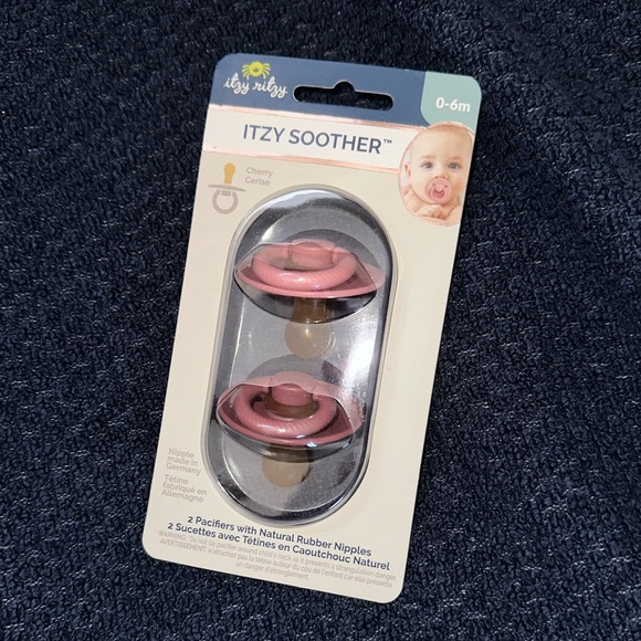 Itzy Ritzy | Accessories | New Itzy Ritzy Itzy Soother Pacifiers | Poshmark